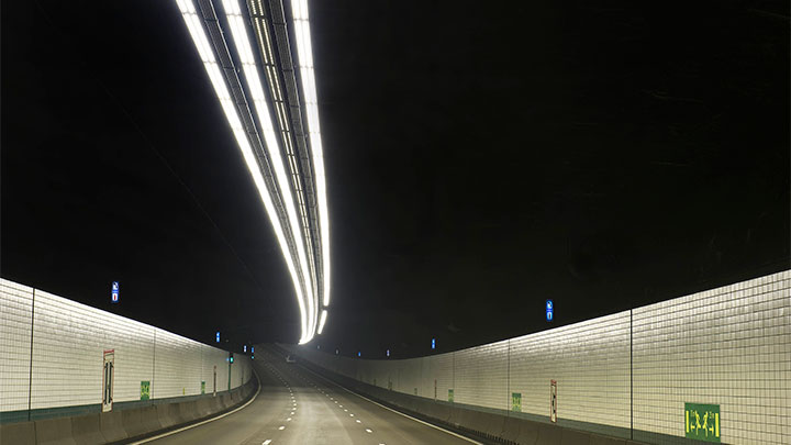 Smart tunnel lighting | Philips lighting